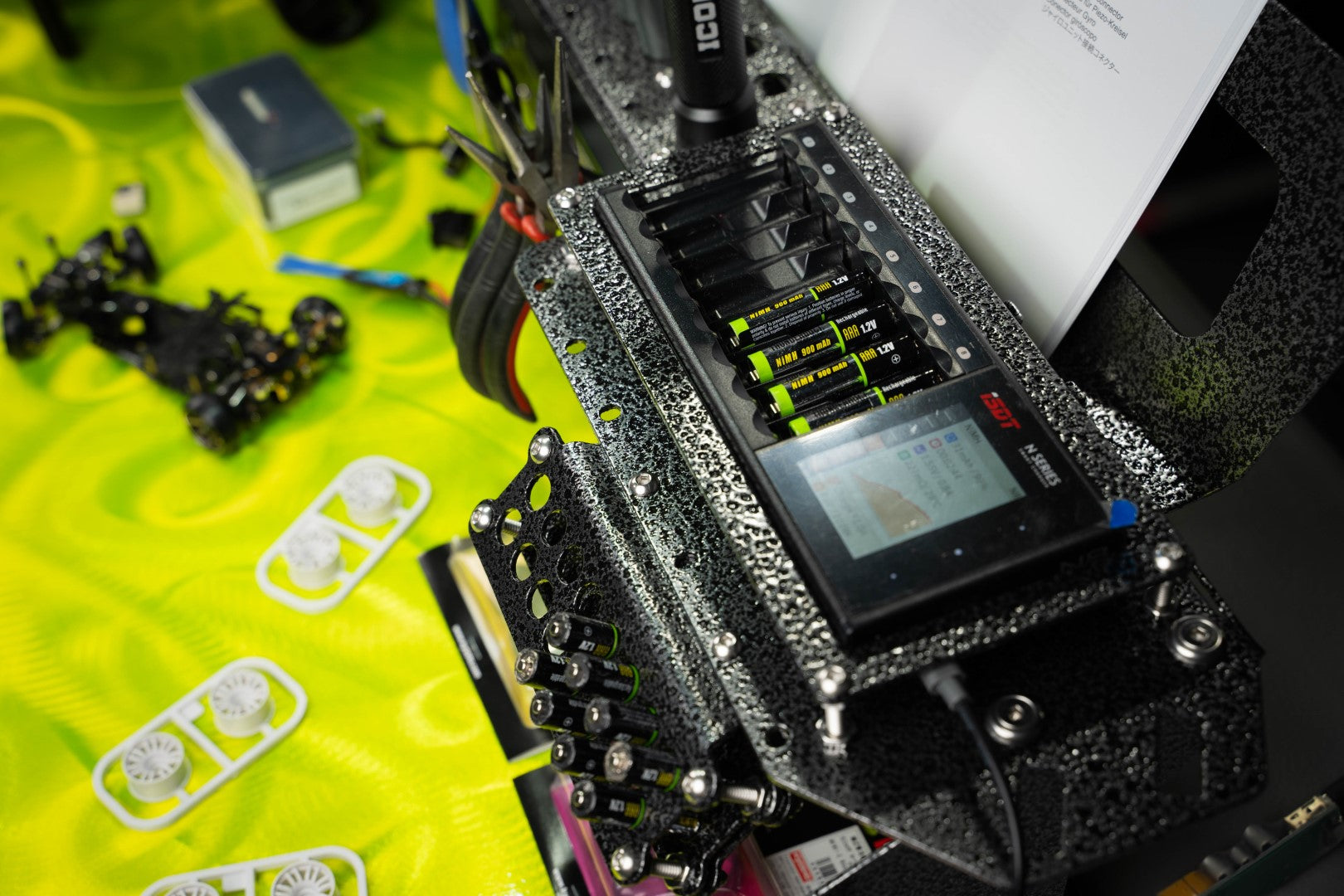 Field Bench - 1/28 Scale RC Pit Workstation for Kyosho Mini Z and Simi ...